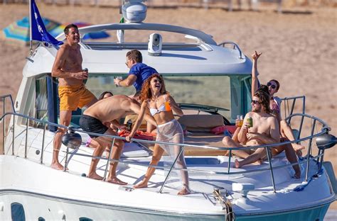 Sarah Hyland Nude Leaked Pics Sex Tape From ICloud