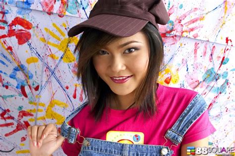 Stunning Girl Wee Wansa Takes Off Her Clothes To Show Her Hairy Cunt 15