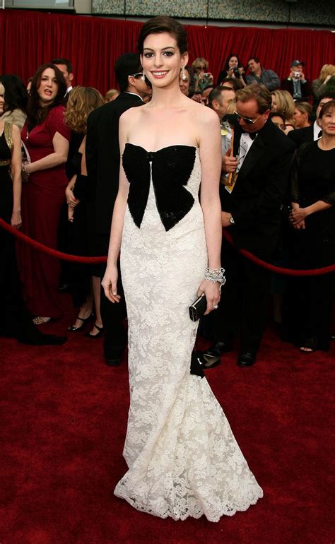 What Your Favorite Stars Wore To Their First Oscars Anne Hathaway