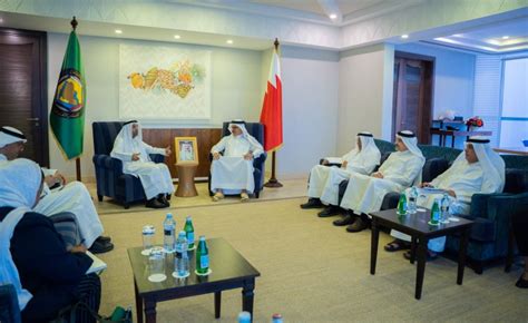 وزير الخارجية يجتمع مع الأمين العام لمجلس التعاون لدول الخليج العربية