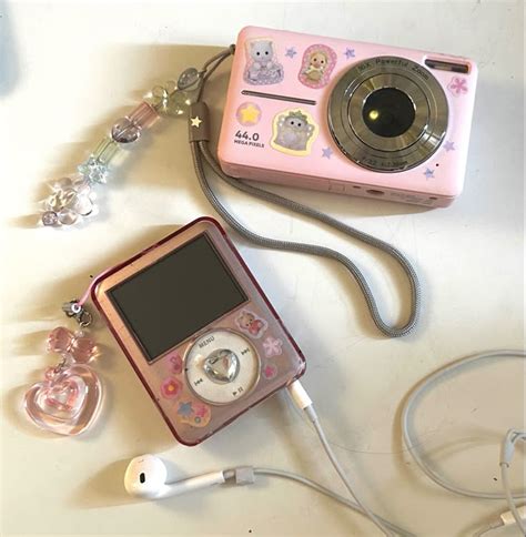 Adorable Ipod Nano 3 I Recently Got With Pink Case Ipod Y2k Tech Inspo