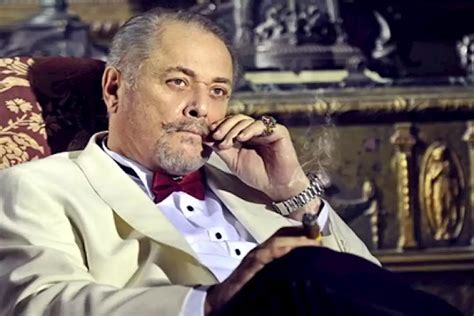 الفنان الراحل محمود عبد العزيز