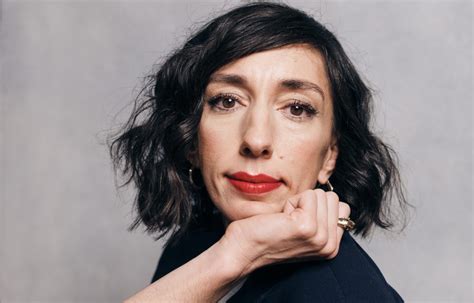 Director Lana Wilsons Look Into My Eyes Explores Nyc Psychic Scene