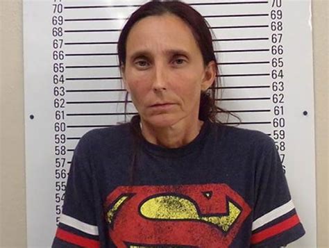 Mujer E Hija Se Casaron Y Enfrentan Cargos Por Incesto Años Después De