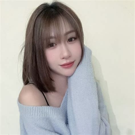 果果 Atm 023 On Threads