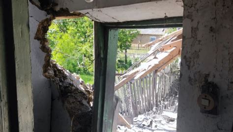 Війська РФ 15 разів обстріляли Нікопольський район є руйнування