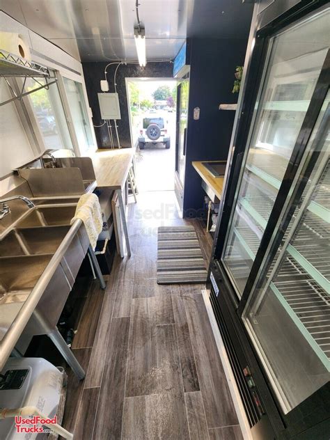 2002 Low Miles Diesel Drinks Beverage Truck Mobile Bar Truck