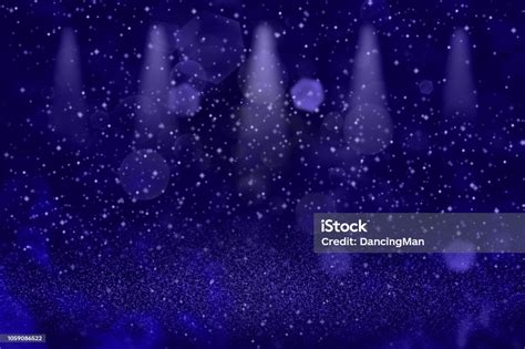 블루 아름 다운 밝은 반짝이 Defocused 조명 무대 조명 Bokeh 추상 배경 스파크 비행 축제 이랑 질감 콘텐츠에 대 한 빈 공간을 0명에 대한 스톡 사진 및 기타
