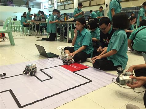 จบแล้ว อบรมเขียนโปรแกรมหุ่นยนต์ Pt Bot Facebook