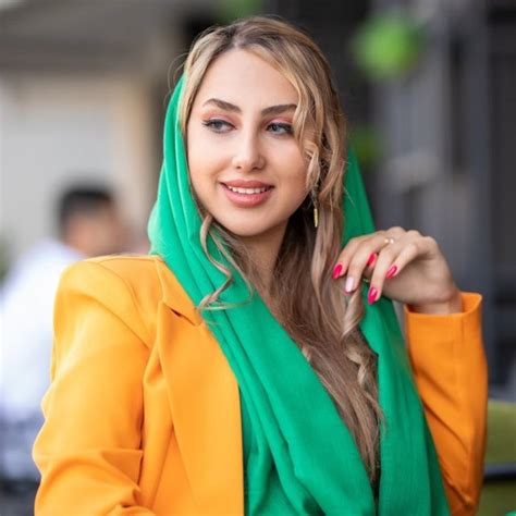 ‎farnia فرنیا‎ Farniiaa • Threads Say More