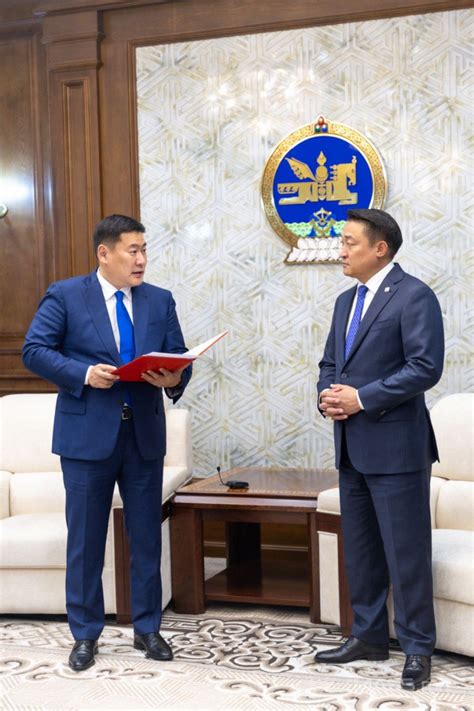 Ерөнхий сайд Л Оюун Эрдэнэ Засгийн газрын бүтэц болон бүрэлдэхүүний тухай хуулийн төслийг УИХ ын