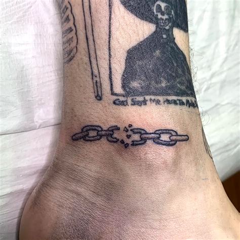 15 Unique Chains Tattoo Ideas For Bold Ink Inspiration