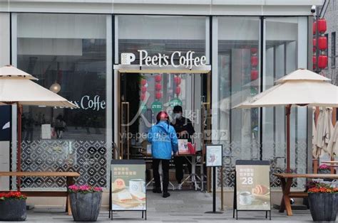 杭州：湖滨步行街迎客待复苏 人民图片网