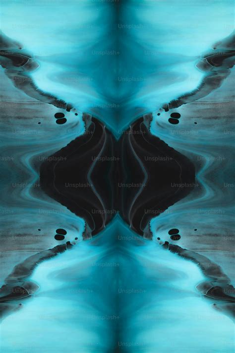 파란색과 검은색 배경의 추상적인 이미지 사진 Unsplash의 아크릴 페인트 이미지