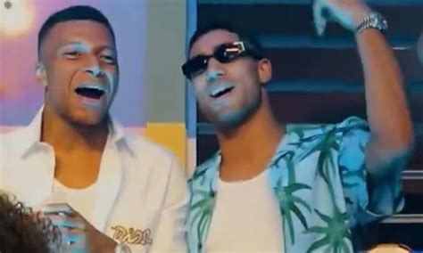 La Imagen Más Viral Del Verano Mbappé Desatado En Un Concierto Junto