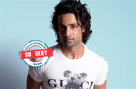 So Sexy Himanshu Soni Flaunts His Washboard Abs Like No One