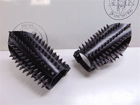 Akercockesmall Black Chrome Spike Gauntletmdlg0206
