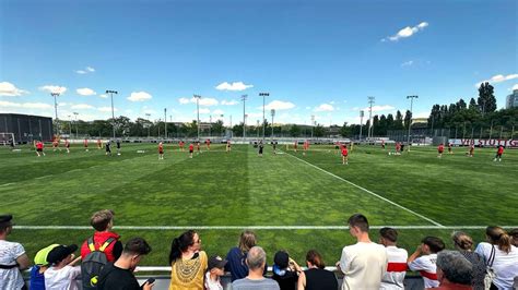 Vfb Stuttgart So Lief Die Wohl Letzte öffentliche Einheit Der Saison Vfb Stuttgart