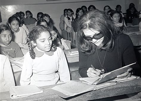 جريدة البلاد الفصل الثالث من كتاب المرأة البحرينية والتعليم يستعرض