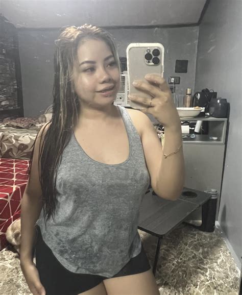 Night Is Still Young 🙂 🏻 R Selfie Girl