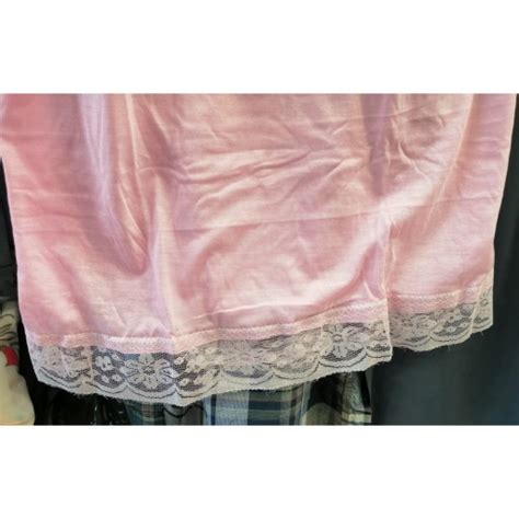 خرید و قیمت زیرپوش زنانه رکابی سوتین دار در دو سایز نخی بلند طرح دار