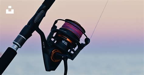 검은 색과 은색 낚싯대 사진 Unsplash의 무료 물 이미지