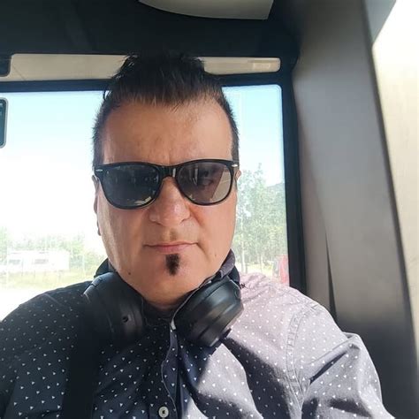 Marián Cvik Mackousco • Threads Say More