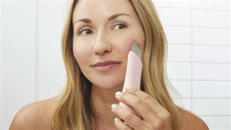 This Skin Spatula Uses Ems Technology For Glowing Radiant Skin