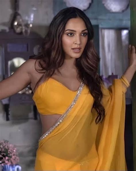 Kiara Advani In Yellow Saree Became The Most Fuckable Actress 💦💦💦 R