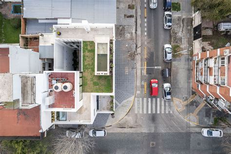 Pure And Functional Morphology Manuela Pedraza House By Oadd