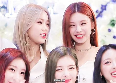 Pin By Karaage Lz On Itzy Guess Who Itzy Girl Group Girl