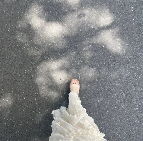 徐婧婧 On Twitter 对不起阿老板，我真的很需要这份工作，所以给你看脚好了⁄⁄ ⁄ ⁄ω⁄ ⁄ ⁄⁄sissy