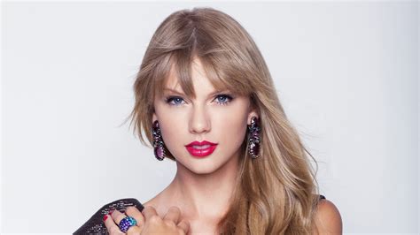 Red Taylor Swift Wallpaper