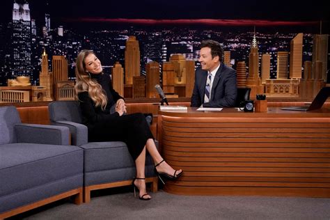 Watch Gisele Teach Jimmy Fallon How To Walk The Runway Like A Boss