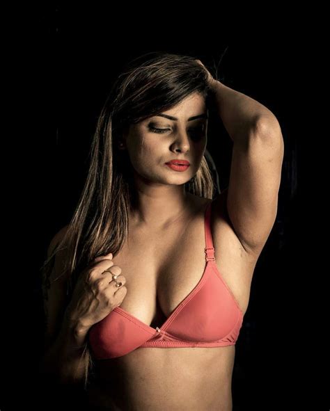8 Hot Sexy Chitra Kadam Bikini Pics