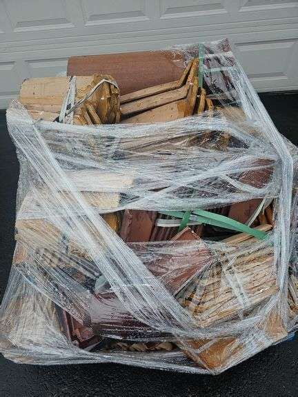 Partial Pallet Assorted Teracotta Roof Tiles Business Liquidation Auction