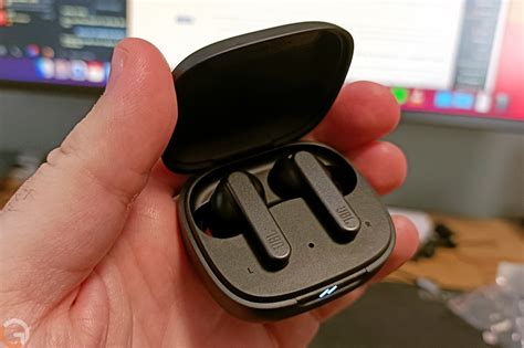 גאדג טי מסקר JBL Live Pro Plus איכות שמע גבוהה ואפליקציה מצויינת