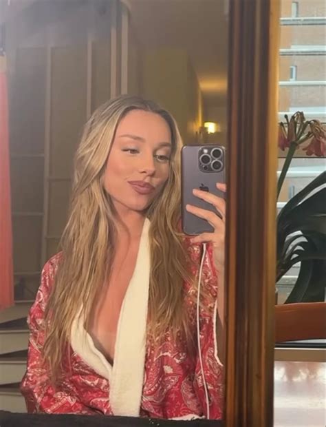 Esterexposito Ester Exposito Model Ester