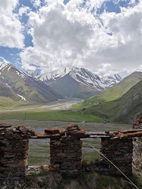 თრუსოს ხეობა გუშინ რამოდენიმე კილომეტრის დაშორებით რუსეთის საოკუპაციო ძალები დგანან R Rustaveli