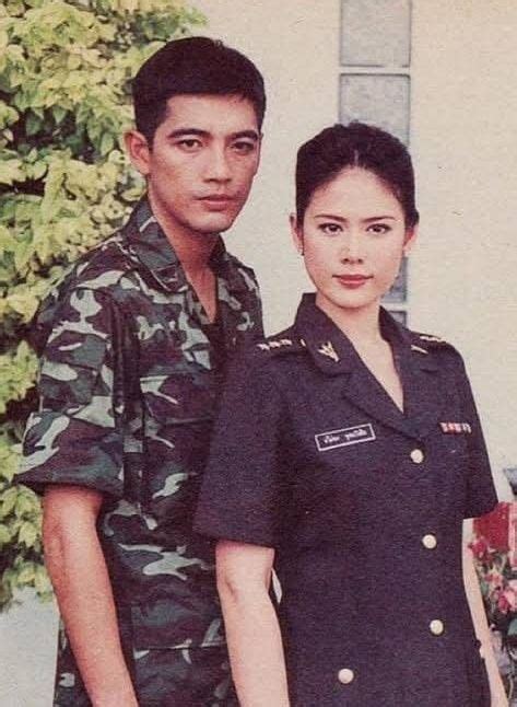 เรารัก “ผู้กองยอดรัก” พ ศ ๒๕๔๕ ตำนานความรักในเครื่องแบบ ที่ยังตราตรึงใจคนดู จุดเด่นของละคร