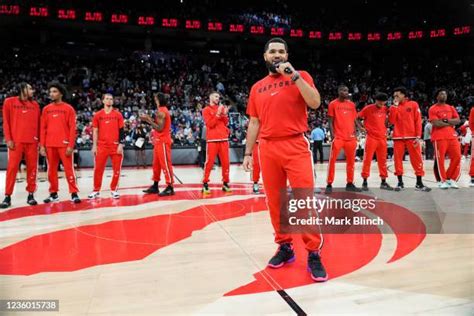 Toronto Raptors Crowd Photos And Premium High Res Pictures Getty Images