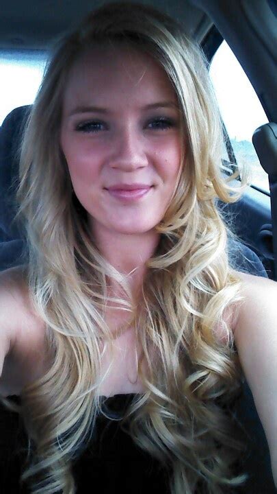 Can Never Go Wrong With Messy Curls