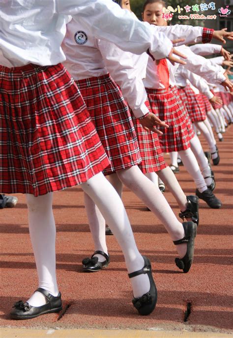 求穿白丝袜的小学生照片。百度知道