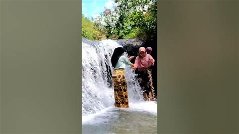 Gadis Desa Sedang Mandi Di Air Terjun Yang Indah Shorts Youtube