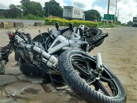 G1 Motociclista Morre Em Acidente Na Br 101 Em Linhares Es