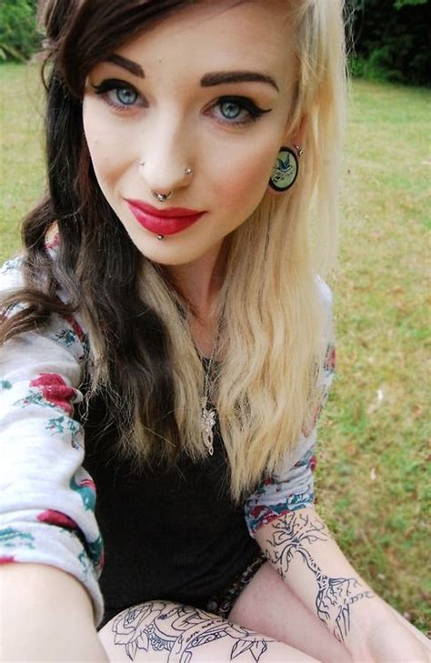 Sexy Tattooed Bitches 179 Pic