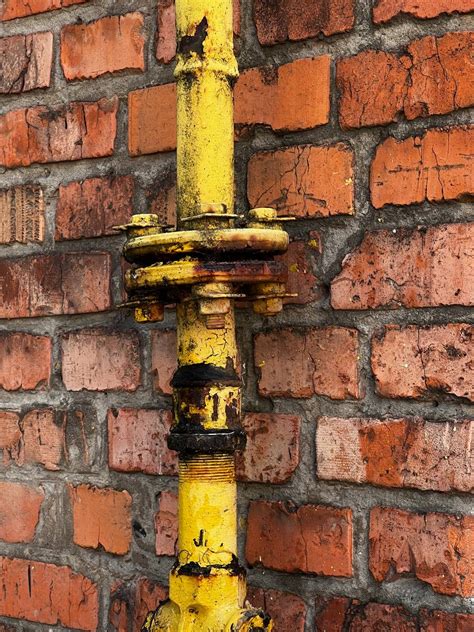 Обстріли газових мереж 13 житлових будинків на Харківщині