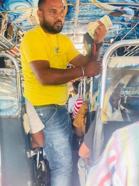 Buses බසයේ යන දරුවන්ට හොද නරක කියා දෙන කාරුණික කොන්දොස්තර මහතා කාලෙකට පස්සෙ උදේ කාලයේ දී