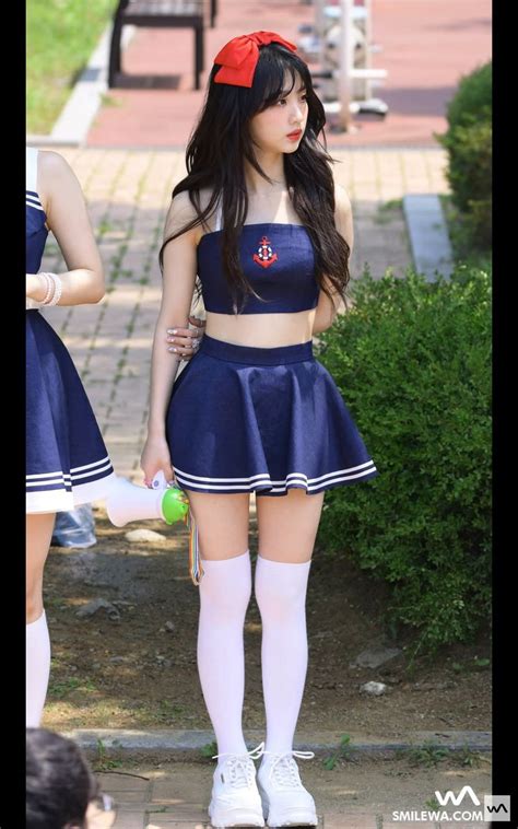 A Third Generation Idol Shocks Netizens With Her Insane Body