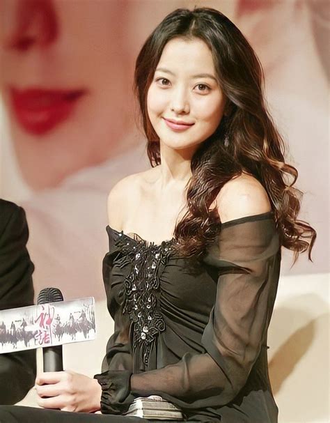 Kim Hee Sun에 있는 Thuhien님의 핀 예쁜 한국 여자 한국 미나